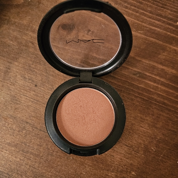 MAC Cosmetics | Makeup | Mac Peachtwist Shimmery Sheer Tone Blush | Poshmark
